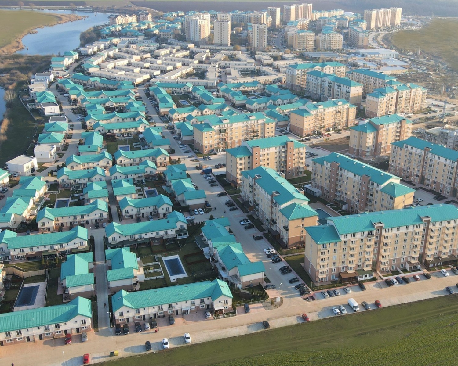 Cosmopolis | Oferte studiouri, apartamente, vile in ansamblul ...